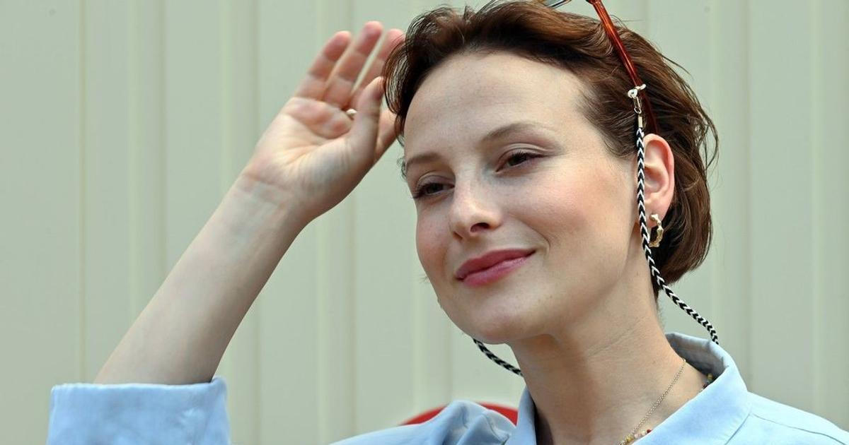 Modlitbu pro Martu letos zazpívala Anna Fialová. Tleskaly jí tisíce lidí – Žena.cz