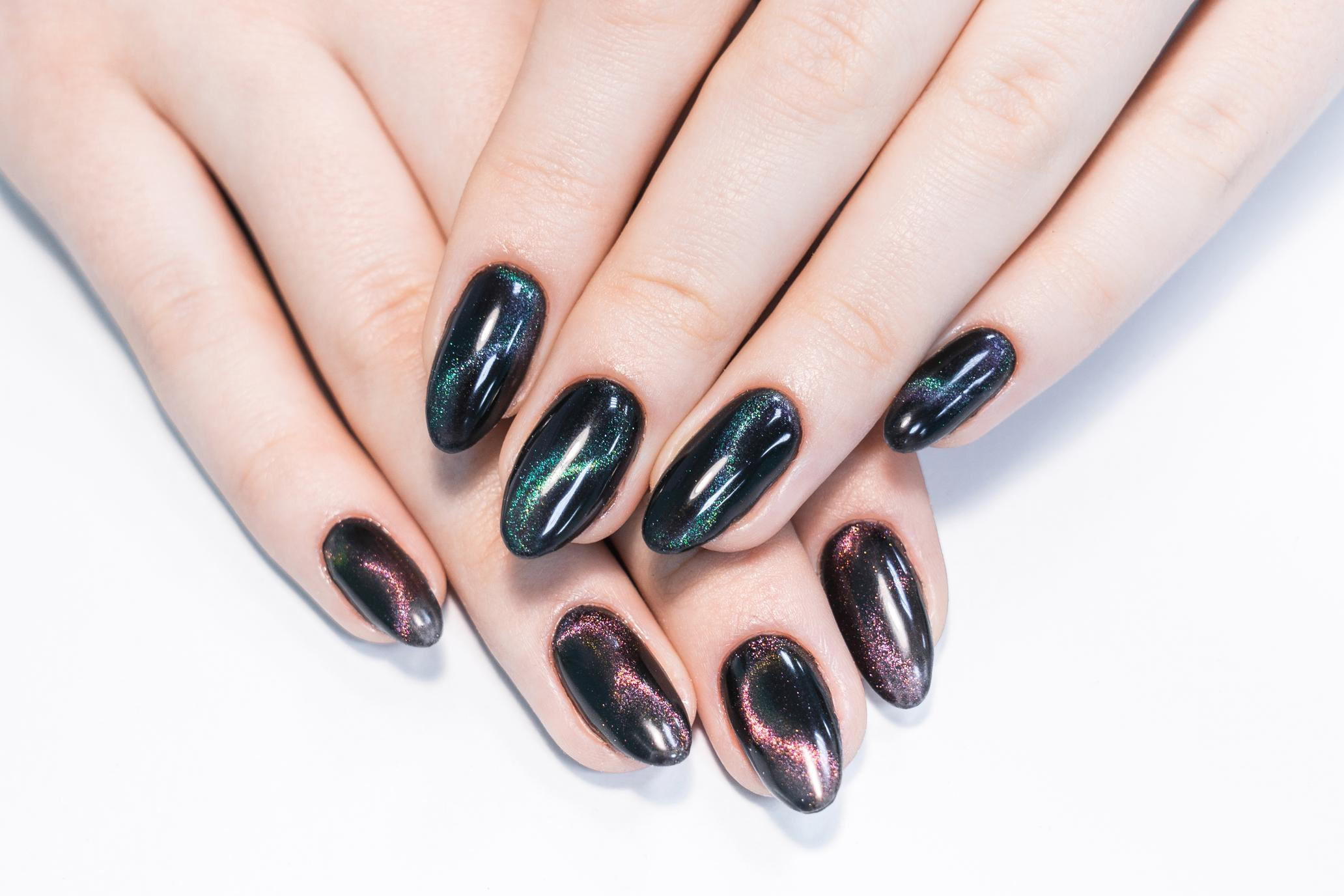 Trend Cat Eye Nails: Pohrajte si s magnetem a vytvořte si na nehtech ...