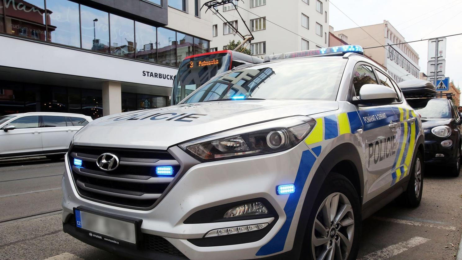 Kličkující vůz ohrožoval auta v protisměru. Policie naměřila řidiči ...