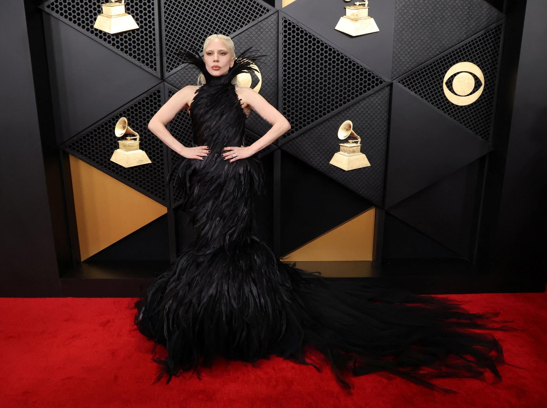 Odhalené bradavky, krajky i latex: Grammy 2026 opět posunuly hranice ...