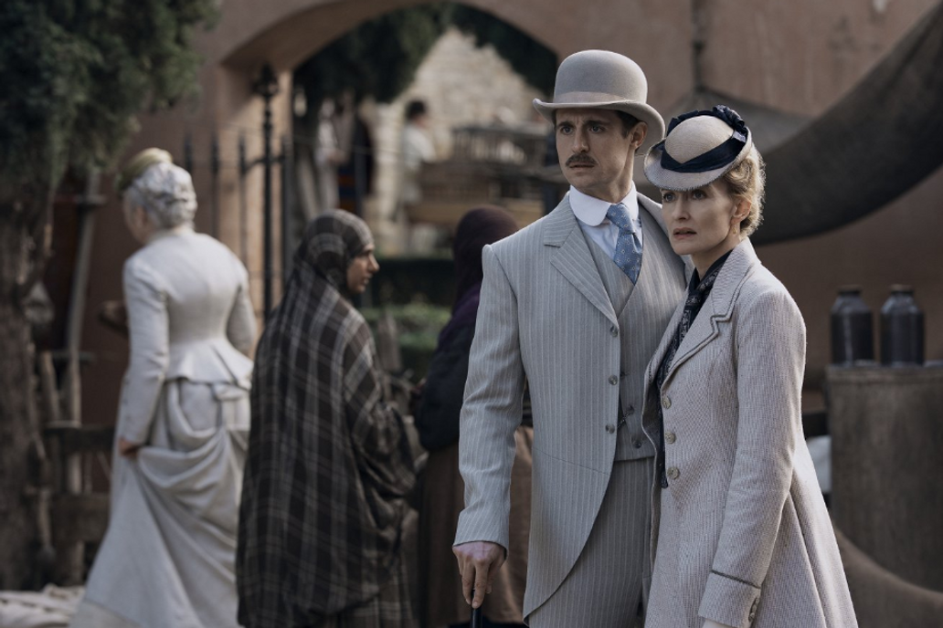 Ani den bez průšvihu. Guy Ritchie proměnil mladého Sherlocka ve ...