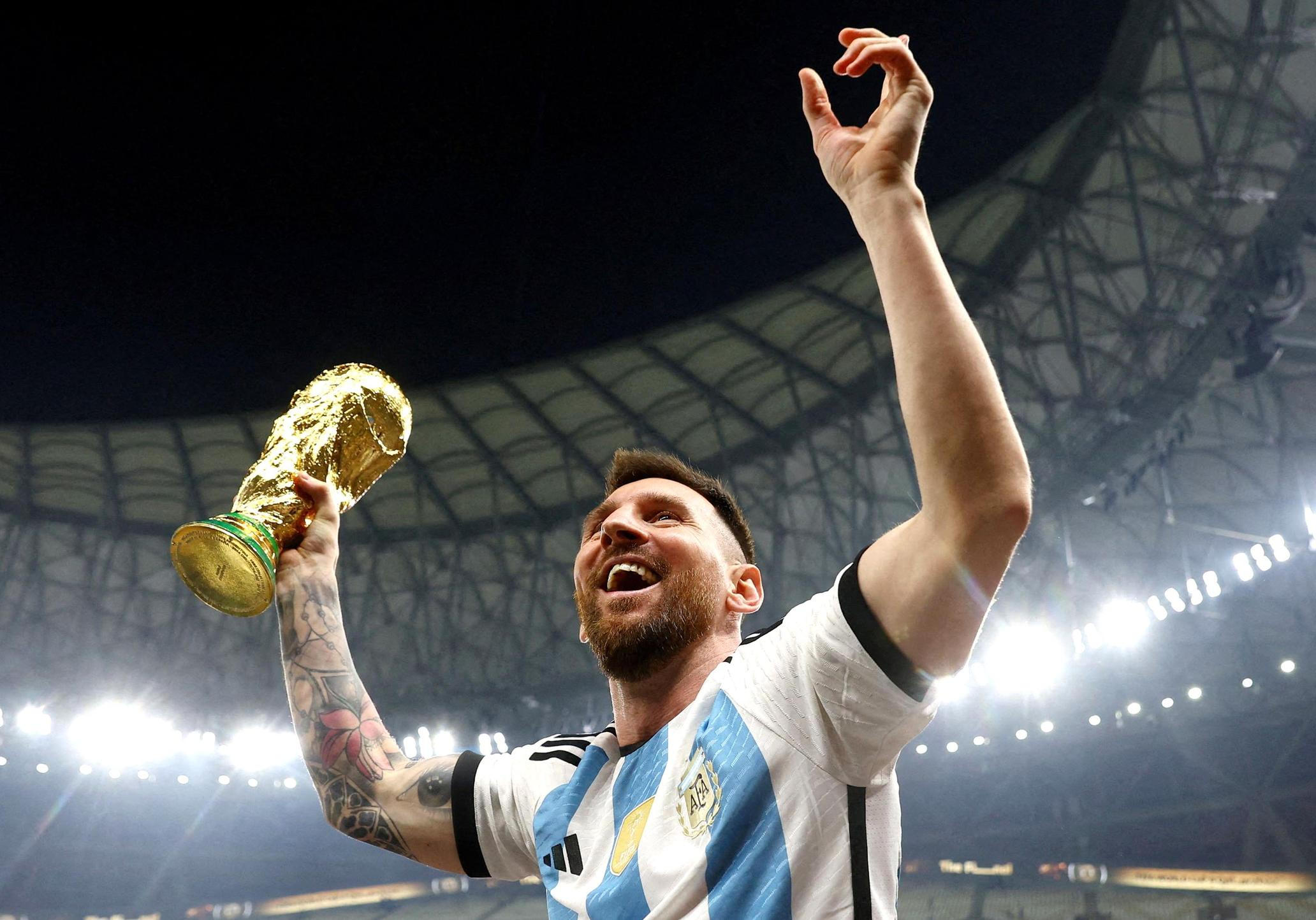 Obří Messi vyděsil město. Mistra světa museli narychlo odstranit ...