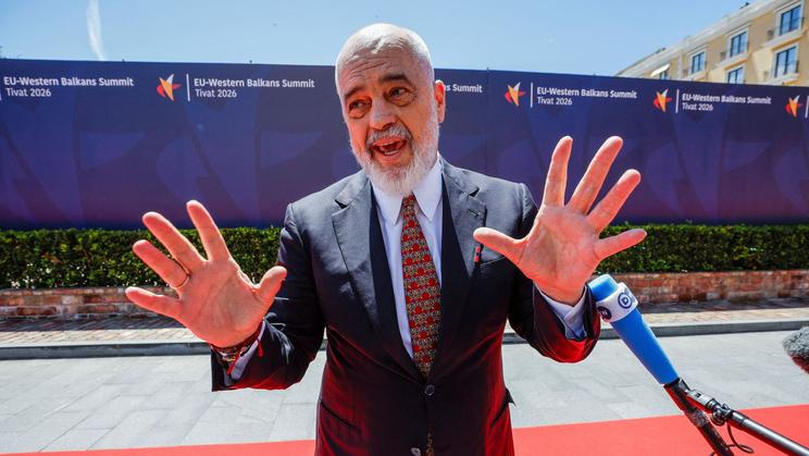 Jsou tři věci, které neodhadnete: Bůh, sex a EU. Premiér malé země ...